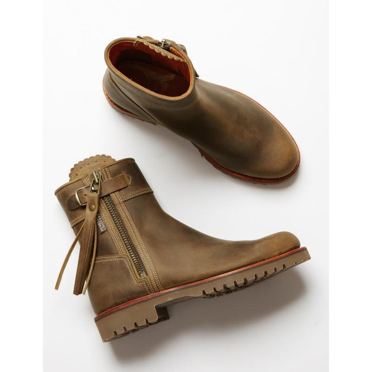 Penelope Chilvers – William Powell